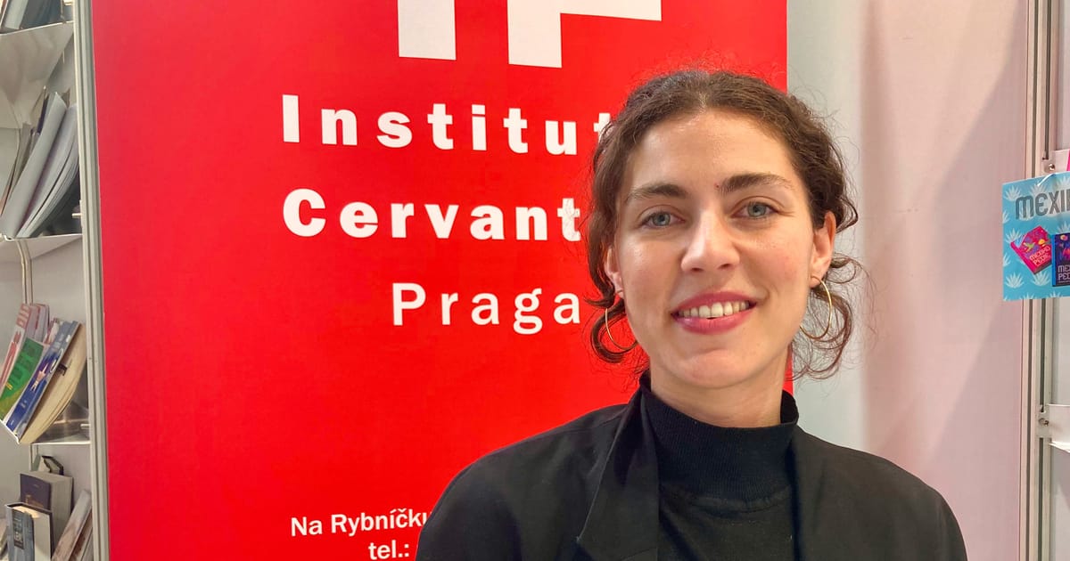 Laura Chivite ríe en Praga | Radio Prague International