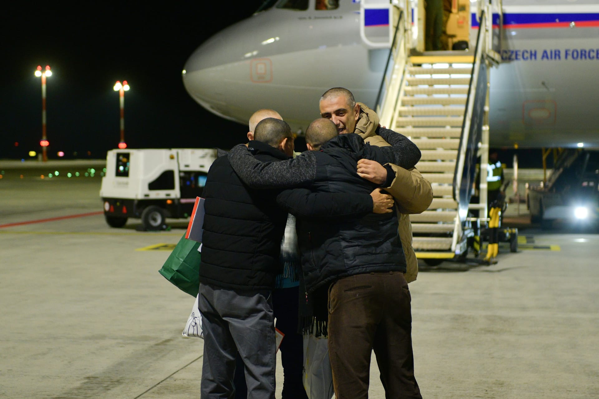 Jan Darmovzal aterriza en Praga junto a otros tres extranjeros ...
